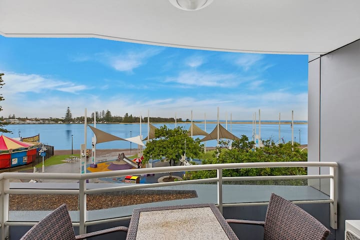 Waterviews And Pool In The Heart Of The Entrance - Tuggerah