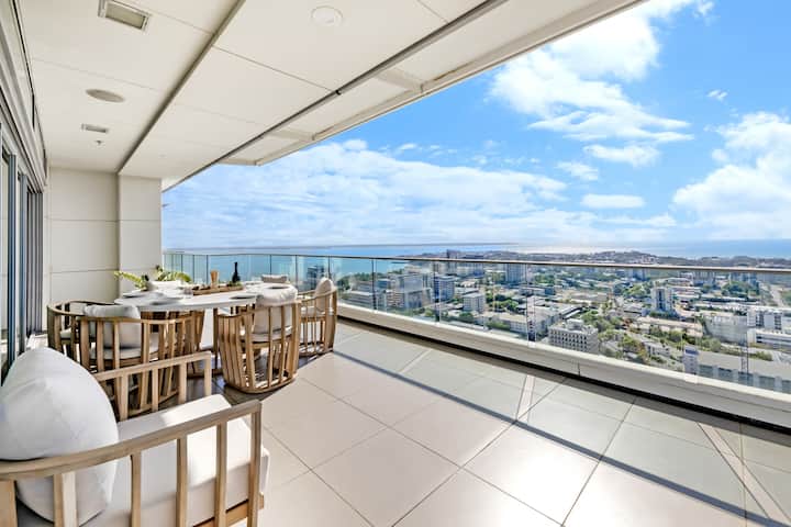 Ultimate Penthouse, Majestic Harbour Views + Pool - Darwin