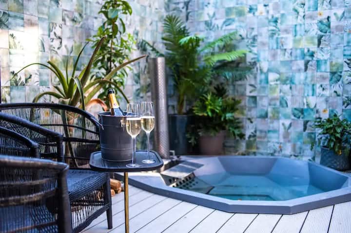 Charming, Central & Colourful 2bed + Hot Tub - Kapstadt