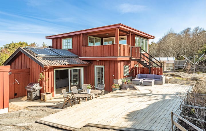 Beautiful Home In Lysekil With Sauna - Lysekil