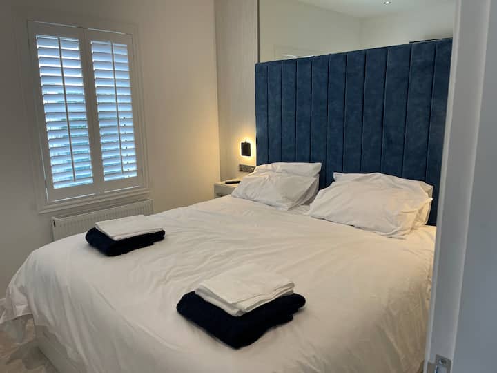 Cottage-sleeps 5-parking-near Beach-fireplace - Buncrana