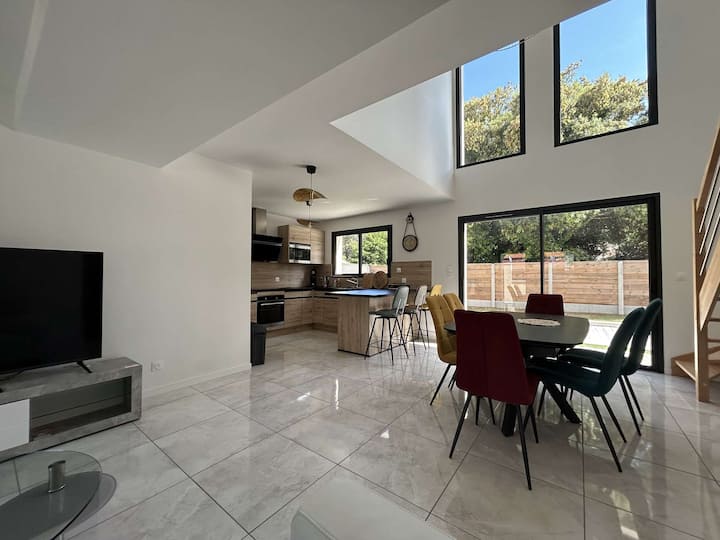 Maison 10p Avec Piscine Et Climatisation - Lacanau