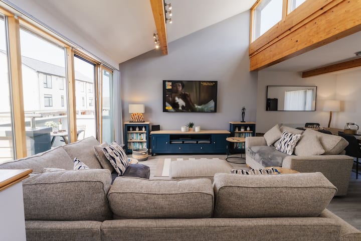 Cool Waves : Surf-style 3-bed Home - Rhosneigr