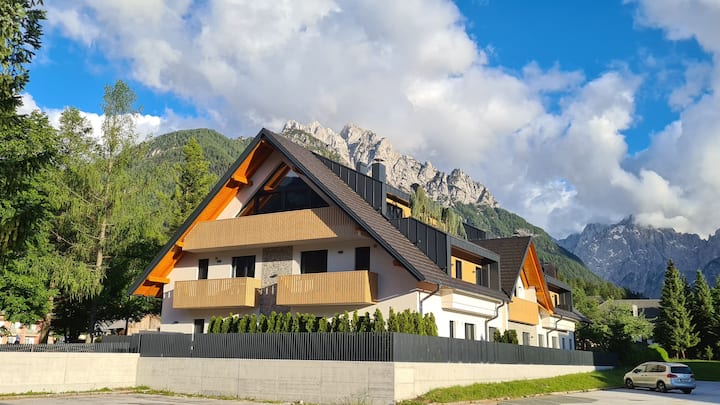 Villa Mojca App Jelka - In Center & Private Garage - Kranjska Gora