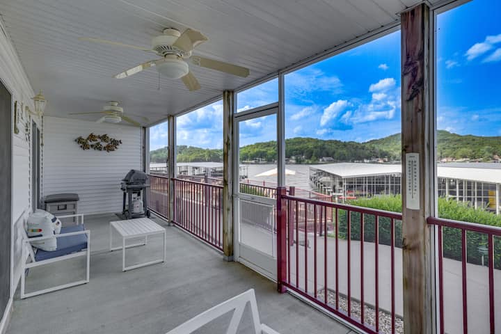 Lake Of The Ozarks Condo W/ Pool In Camdenton - Camdenton, MO