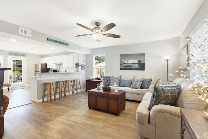 Cozy North End Family Home | Pool Access - Tybee Island, GA