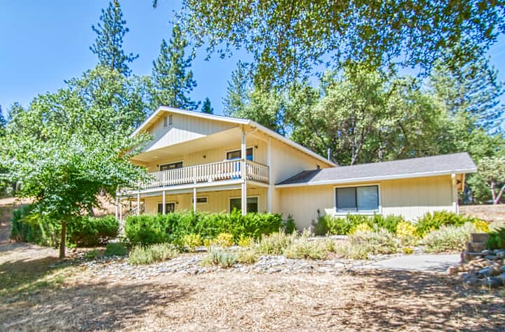 Wells Fargo Station At Pine Mountain Lake - Groveland, CA