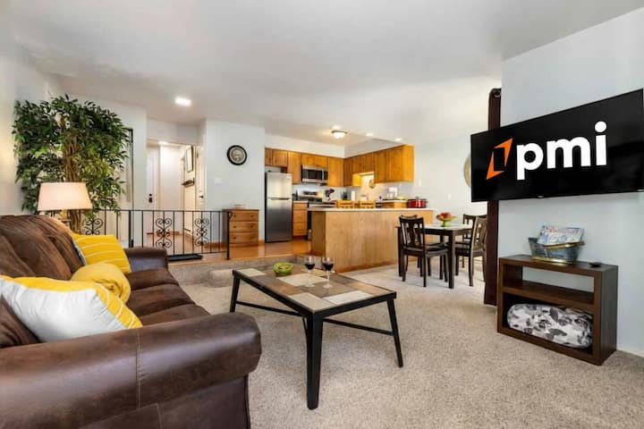 Perfect Breck Getaway – Cozy & Convenient! - Breckenridge, CO