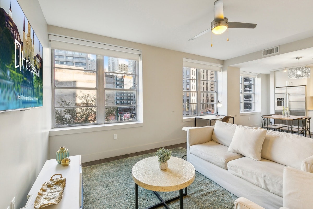 Upscale Condo at California Building in NOLA - Condominiums for Rent in ...