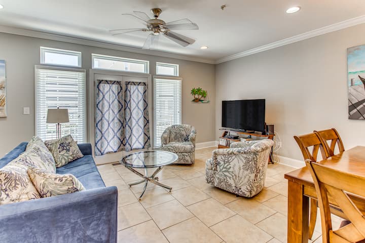 Walk To Ocean: Myrtle Beach Townhome W/ Balcony! - Myrtle Beach, SC