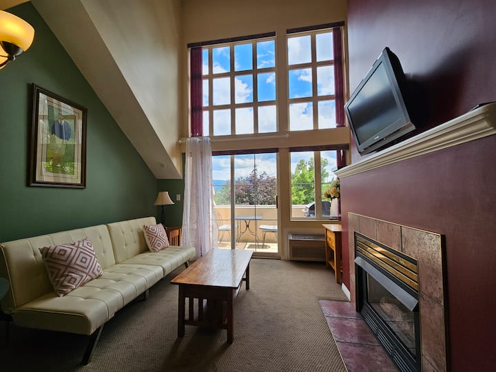 Comfortable Loft With Golf Course View - 310 - Kelowna