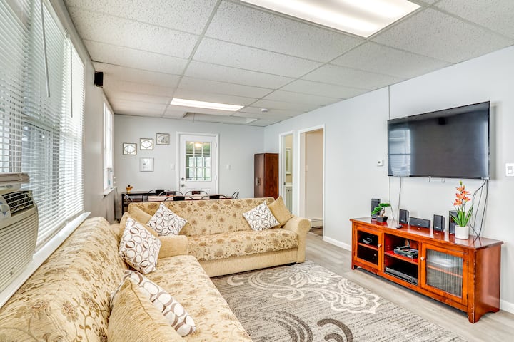 Cozy Keansburg Cottage: Walk To Beach & Boardwalk! - Lake Lefferts, NJ