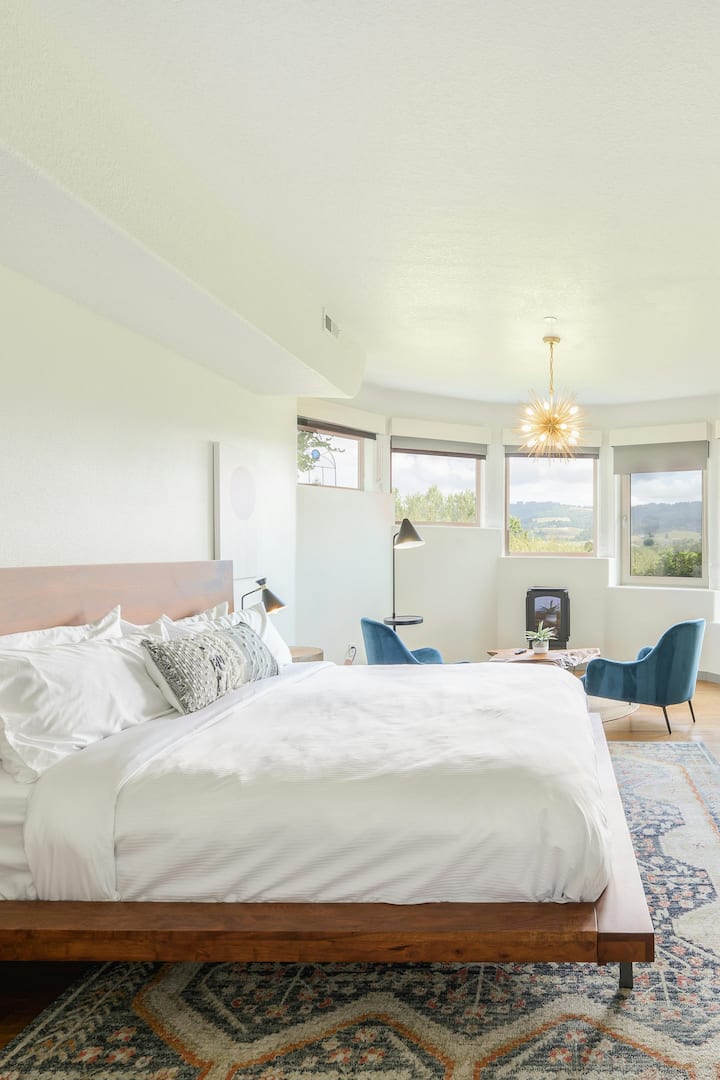 Charming Wine Country Retreat In Willamette Valley - Dundee, OR