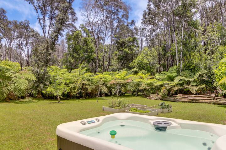 Rainforest Stay W/ Hot Tub < 3 Mi To Nat'l Park! - Volcano, HI