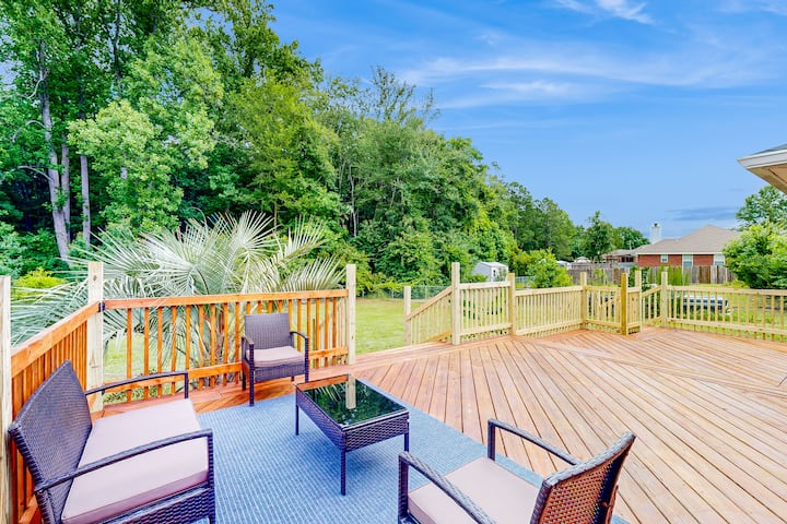 Charming Rincon Home W/ Large Yard & Ac - Rincon, GA