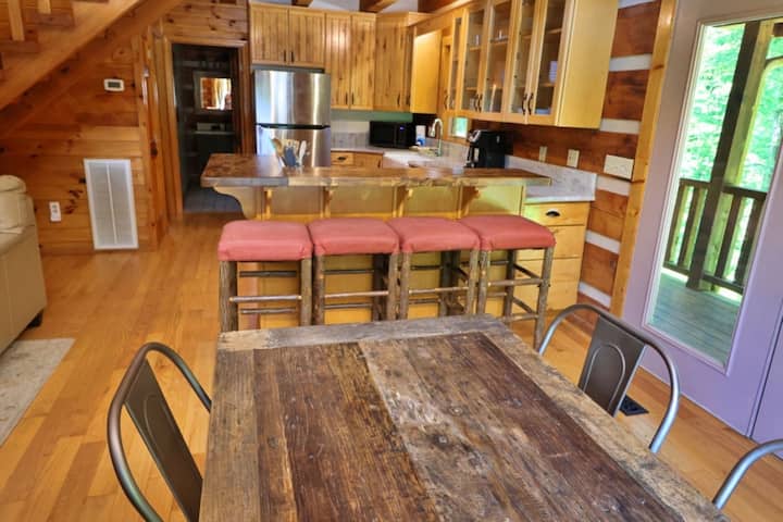 The Highland: Pet Friendly, Near Golf & Casino - Cherokee, NC