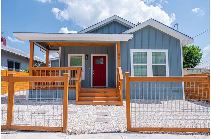 Heaven-sent Convenient 4br/ 3ba Near Downtown - San Antonio