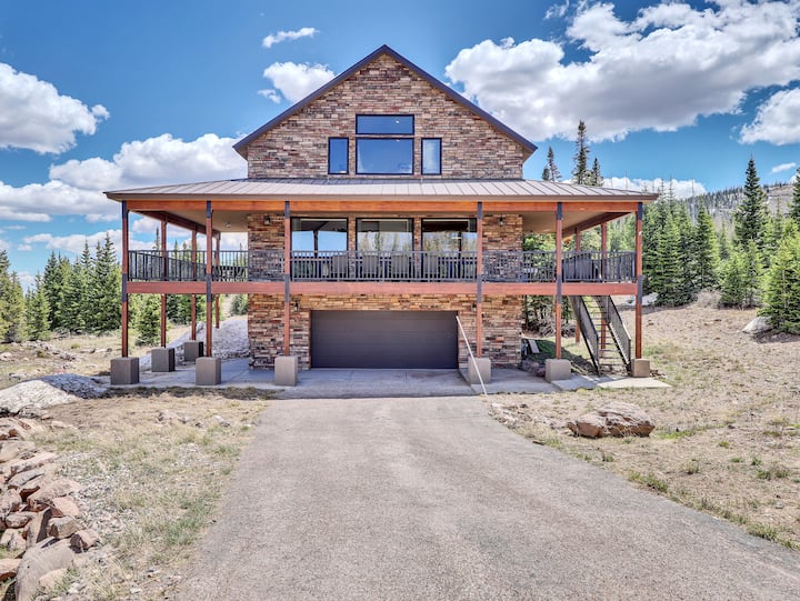 Beautiful High Meadows Cabin Close To The Slopes - Brian Head, UT