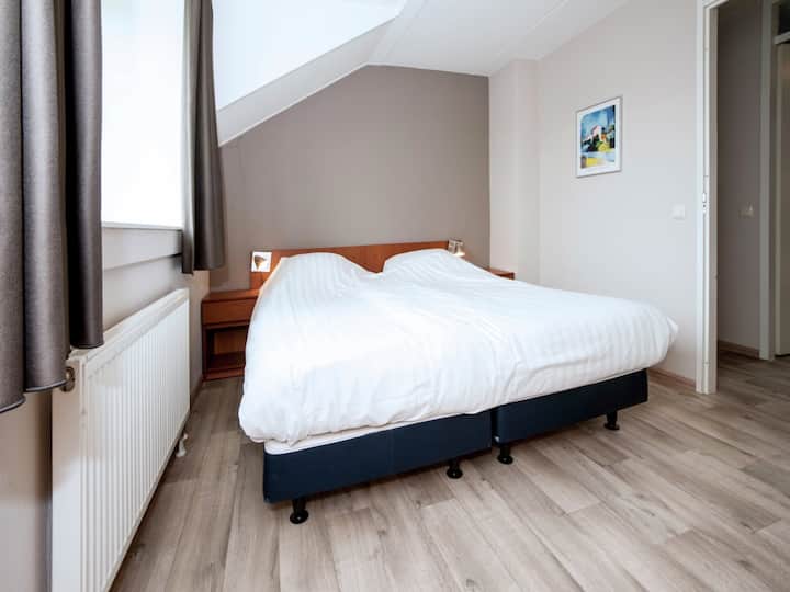 Villa In Maaspark With Lake Views & Sauna - Roermond