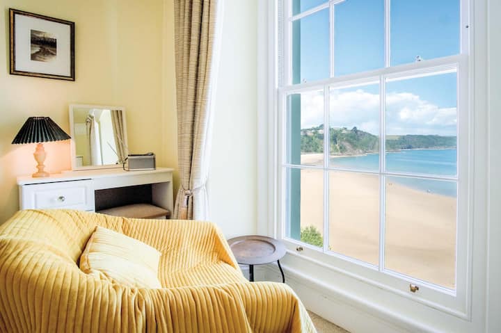 5 Belle Vue Court - 2 Bedroom Apartment - Tenby - Tenby