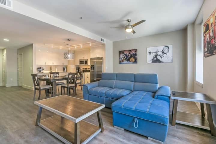 Modern Condo In New Orleans - New Orleans, LA