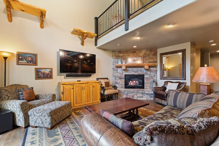Powder And Pines - Ski-in/ski-out! Hot Tub! Grill! - Whitefish, MT