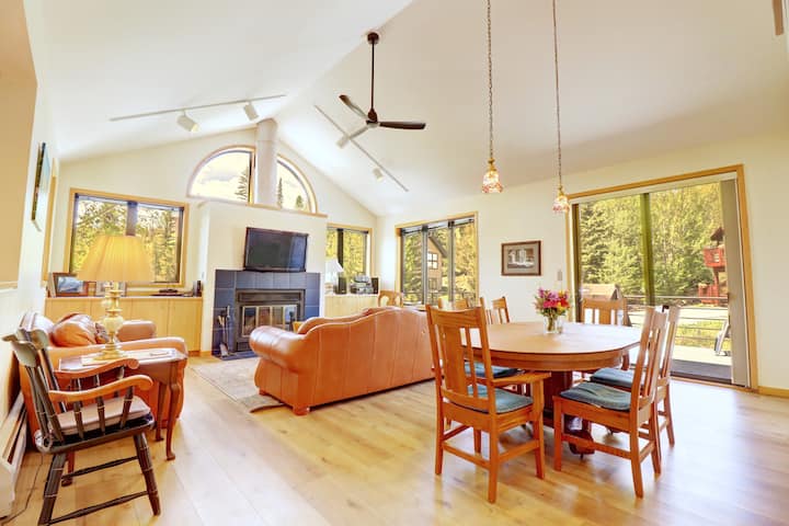 Beautiful Views, Awesome Amenities, 195 Eastridge - Dillon, CO
