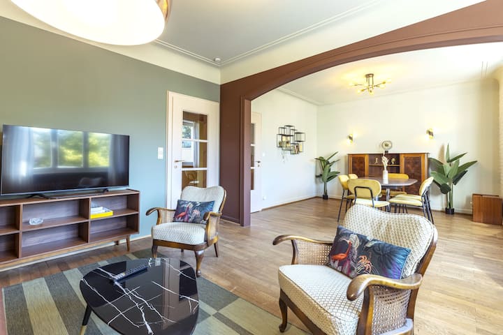 Stylish 2br Apartment: Workspace, Balcony, Wi-fi - Luxembourg