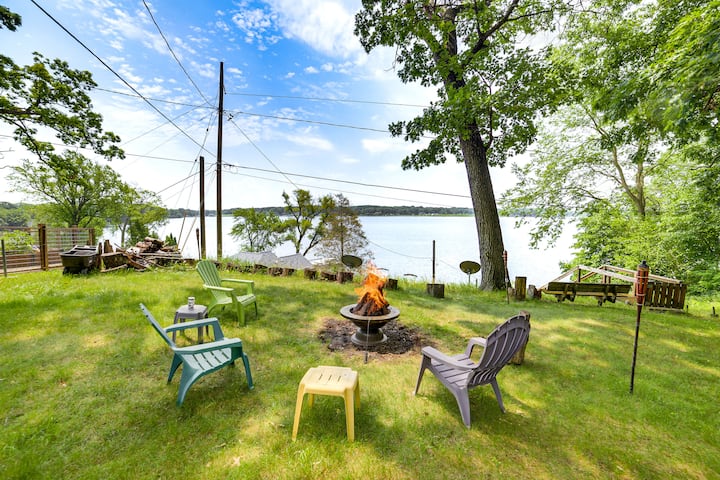 Fire Pit & Yard: Michigan Lakefront Retreat - Michigan
