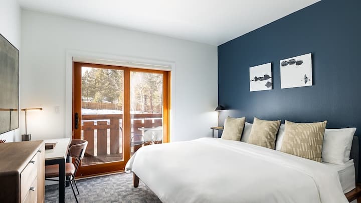 Alpine Getaway W/ Sauna & Mountain Ambiance - Truckee, CA