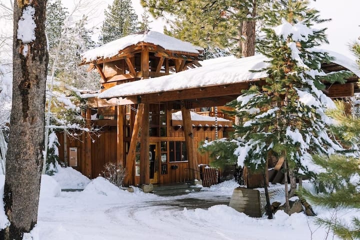 Single King Room: Gravity Haus, Mountain Stay - Lake Tahoe