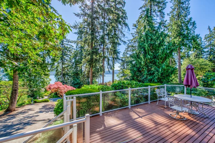 Stunning Sammamish Lake View Home Near Weowna Park - ベルビュー, WA