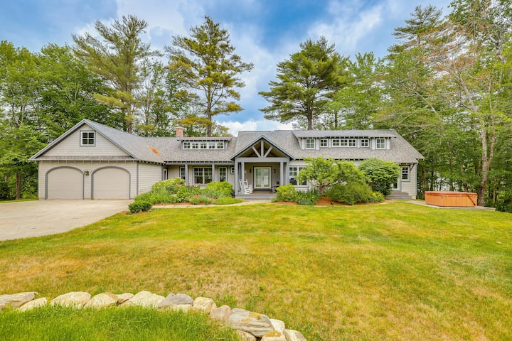 Lakefront New London Retreat W/ Dock & Hot Tub! - New London, NH