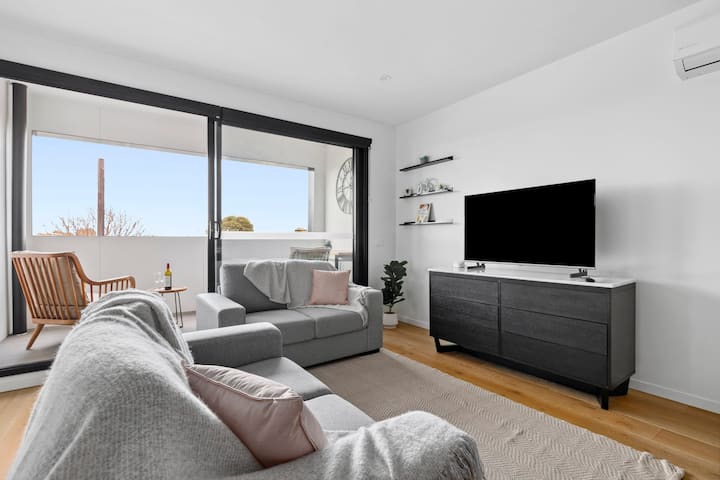 Retreat On Bellerine I 2br Apartment I Geelong Cbd - Geelong