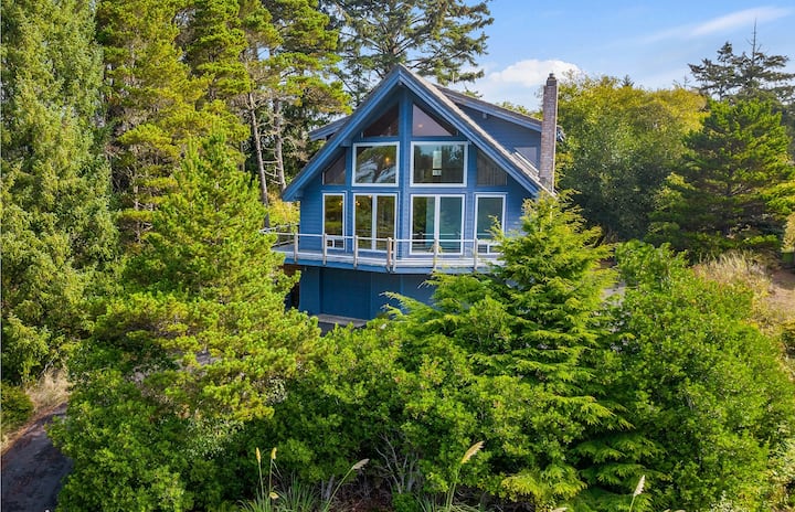 1br + Loft Retreat With Wrap Around Balcony & W/d - Westport