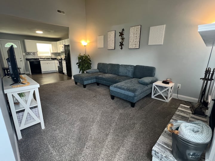 New - Minimalistic Farmhouse! - Jacksonville, NC