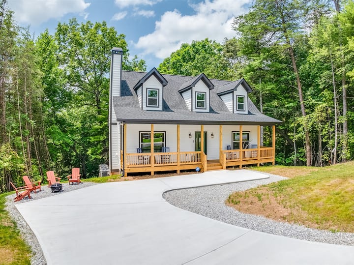 Helen Mountain Cottage – 6br Cozy Cottage With M - Helen, GA