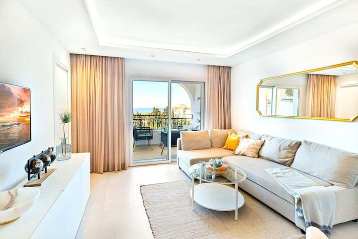 Modern 2-bedroom, 2-bathroom Apartment - Calahonda