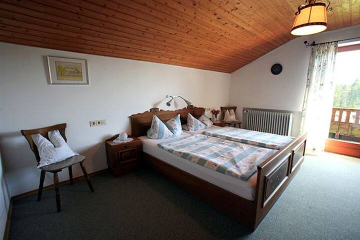 Ferienwohnung Mit Balkon, 2 Separate Schlafzimmer - Chiemsee