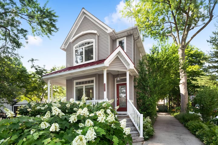 Cozy Home W/fire Pit - 1 Block To Beach - South Haven, MI