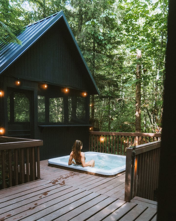 Designer A-frame · Forest Hot Tub · Fire Pit - Skykomish, WA