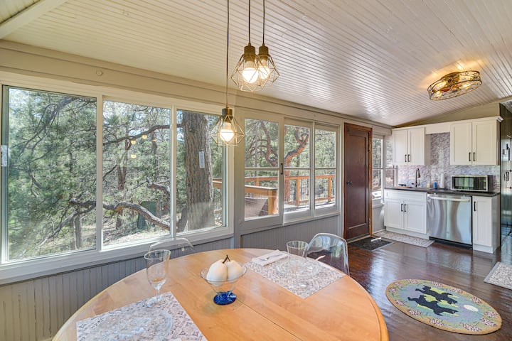 Pine 'Chateau Guest Cabin' W/ Mtn Views & Sauna! - Colorado