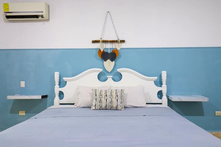 1 Block From 5th Avenue And Beach - Playa del Carmen