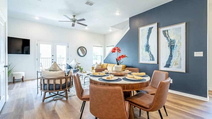 Walk To Fifa 2026 | Luxury Group Home | Parking - Arlington, VA