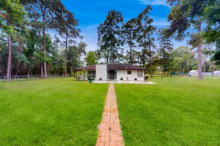 Charming 3br Home With Enclosed Backyard & W/d - Grand Texas, New Caney