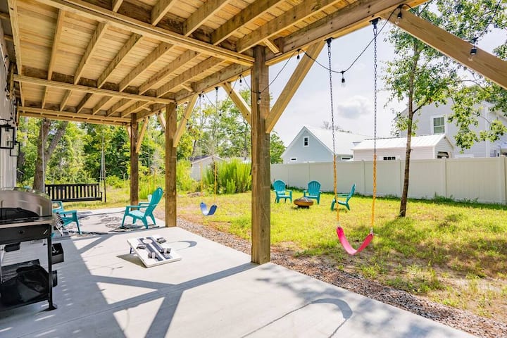 Noah's Ark~6br, Ps4, Firepit, Whole Family Fun! - Bald Head Island, NC
