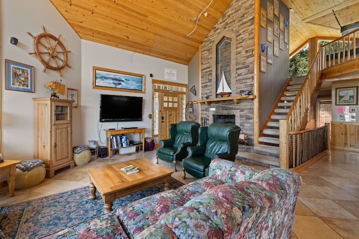 Close To Beach, Hot Tub, Pool Table, Game Room - Manzanita, OR