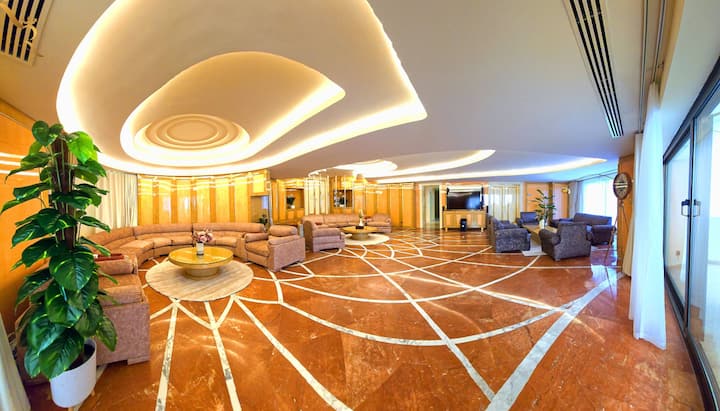 Timeless Elegance: Italian-style Penthouse Retreat - Abu Dhabi