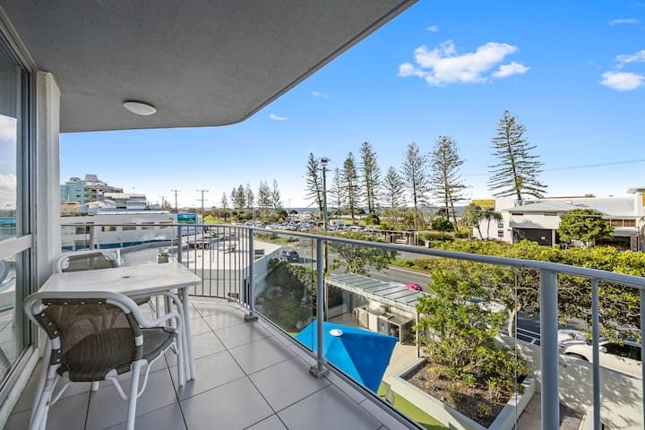 Beachside Superior Apartment - Maroochydore