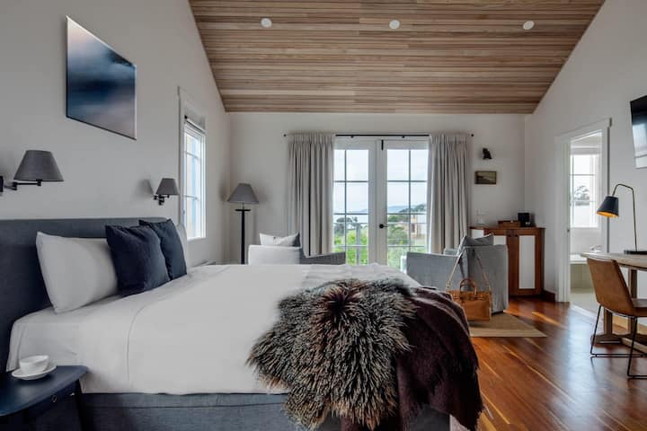 Premium King Spa Suite - Swansea